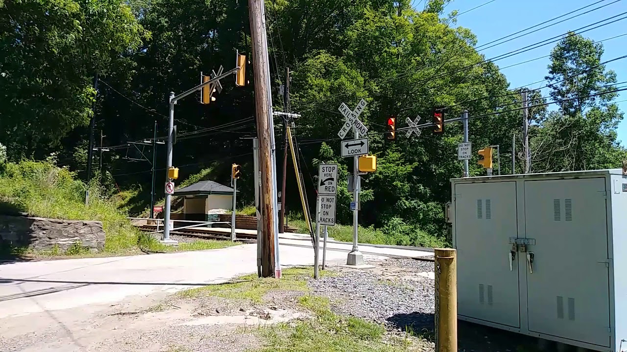 Paper Mill Rd. Railroad Crossing Springfield, PA - YouTube
