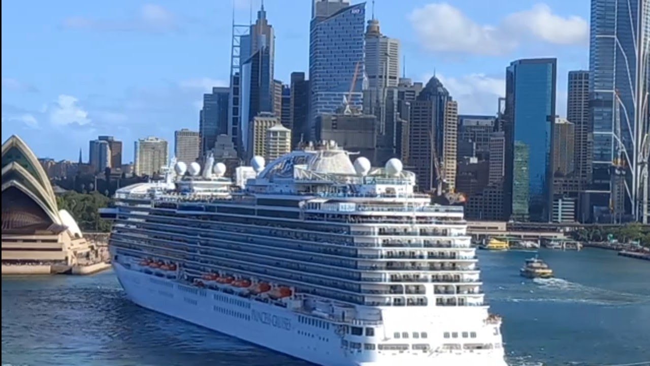 Royal Princess leaving Circular Quay, 15th of March 2024 - YouTube
