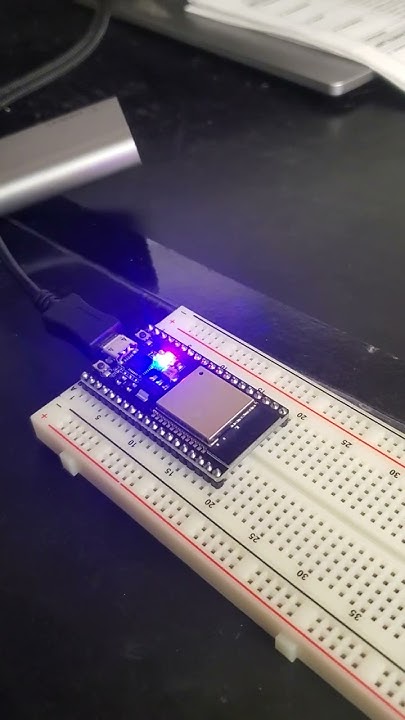 FreeRTOS ESP32 LED Blinking at 2 Different speeds - YouTube