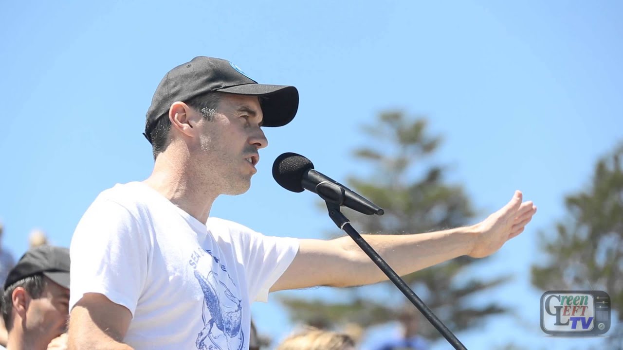 Sea Shepherd's Jeff Hansen: Save the sharks! - YouTube