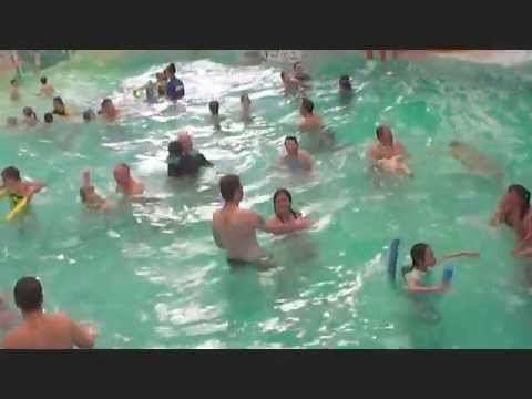Waves centre swimming pool, Cheltenham. Melbourne. - YouTube