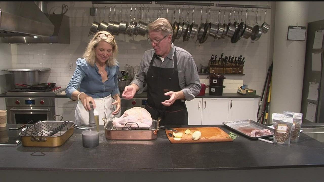 Making the perfect Thanksgiving turkey - YouTube