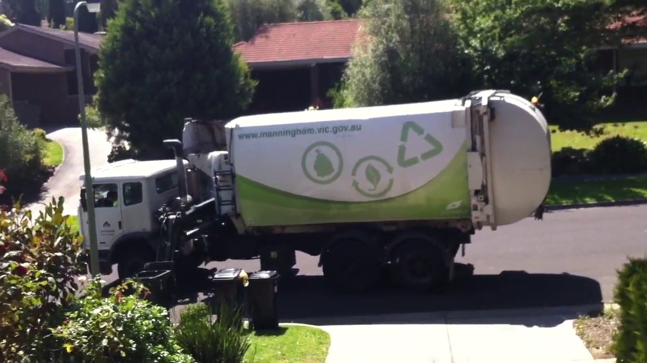 Old Manningham rubbish trucks ( 2nd video ) - YouTube