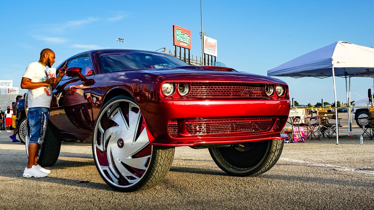 Dodge Challenger SRT Hellcat on 34” Dub Floaters: 1st in the World ...