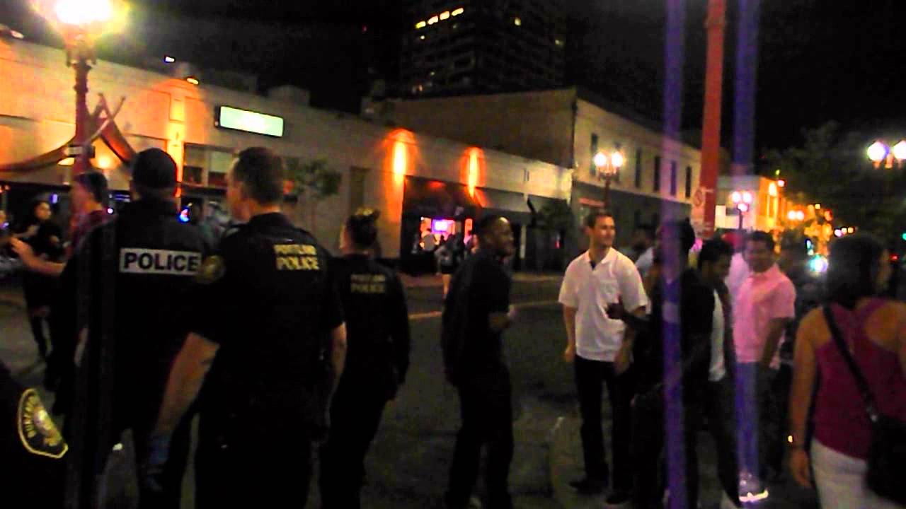police show up at fight - YouTube