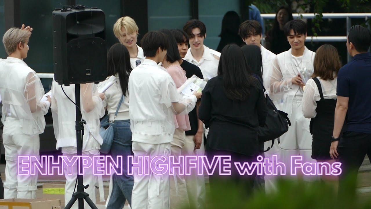 Lovely ENHYPEN(엔하이픈) Highfive with Fans | Mini Fan Meeting Ending - YouTube