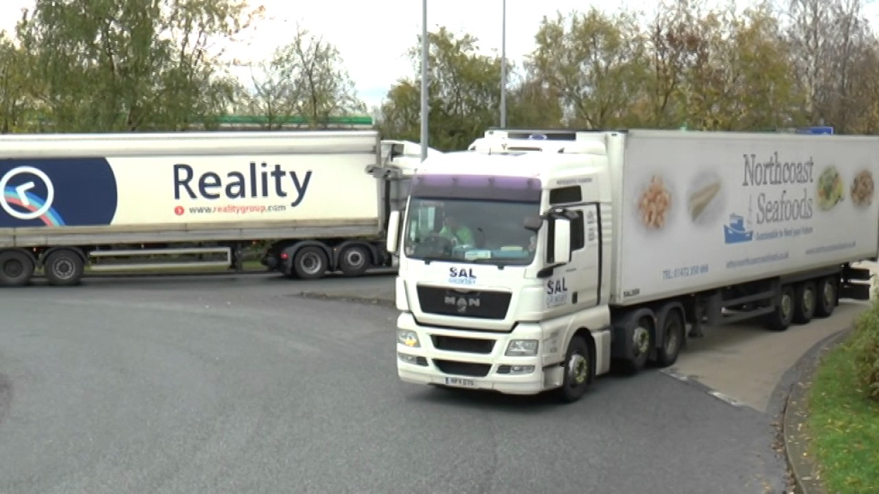 LYMM SERVICES M6 TRUCKS NOV 2016 - YouTube