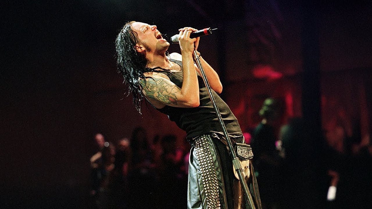 Korn - Blind | Live at UNO Lakefront Arena (1998) [HD] - YouTube