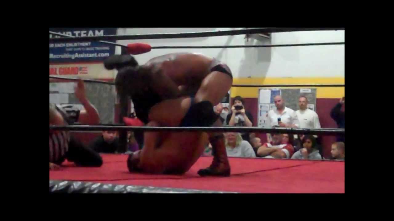 iMPACT star Gunner vs Steven "The Fever" Walters - YouTube