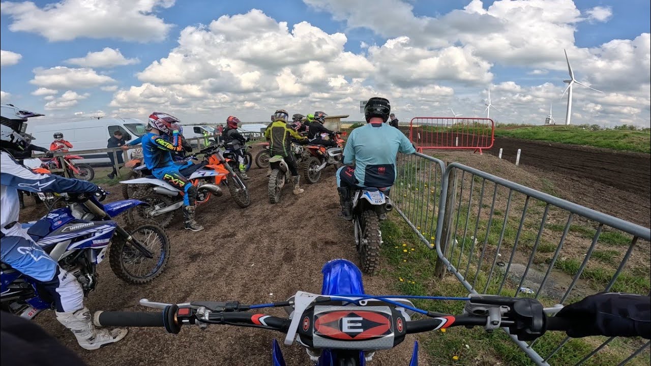 GETTING FASTER AT THE MOTOCROSS TRACK - YouTube