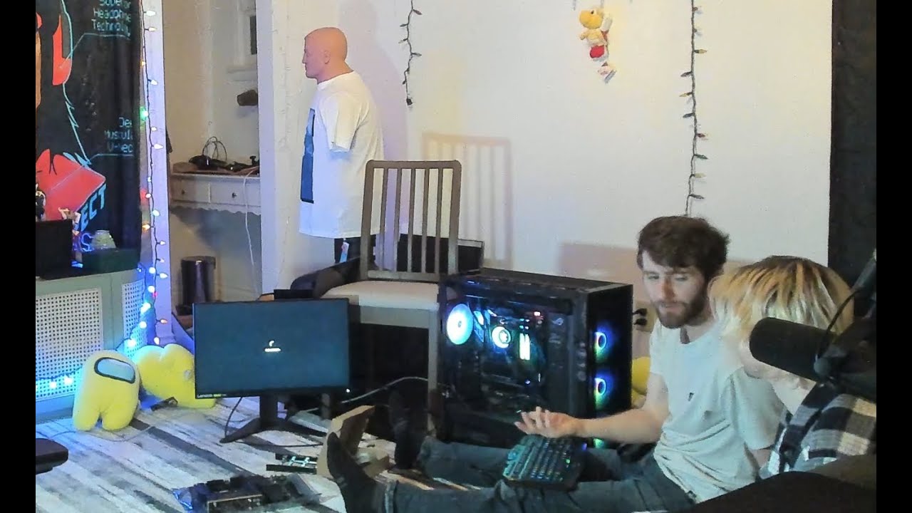 XQC Builds the Ultimate Streaming PC W/ Linus Tech Tips! - YouTube