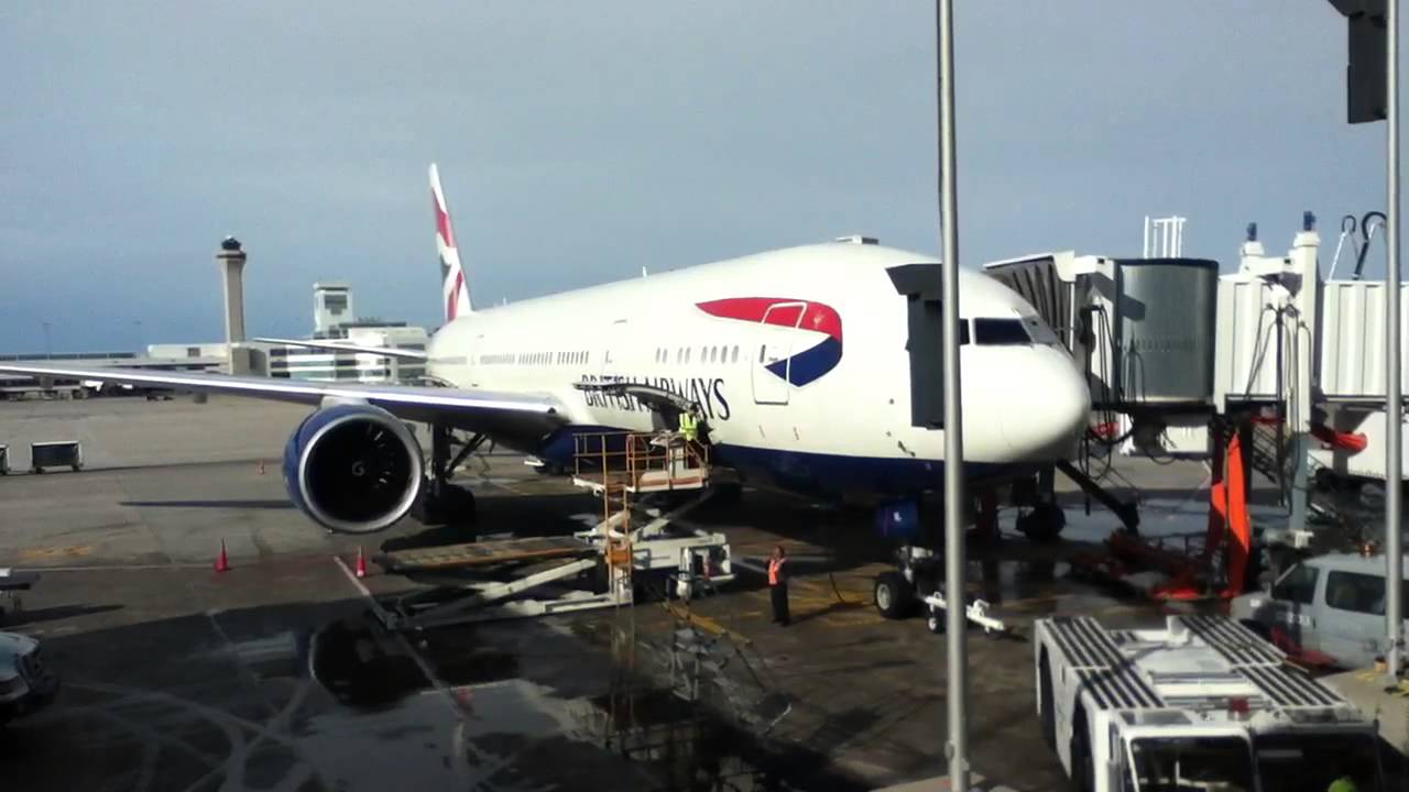 British Airways 777 at the gate - YouTube