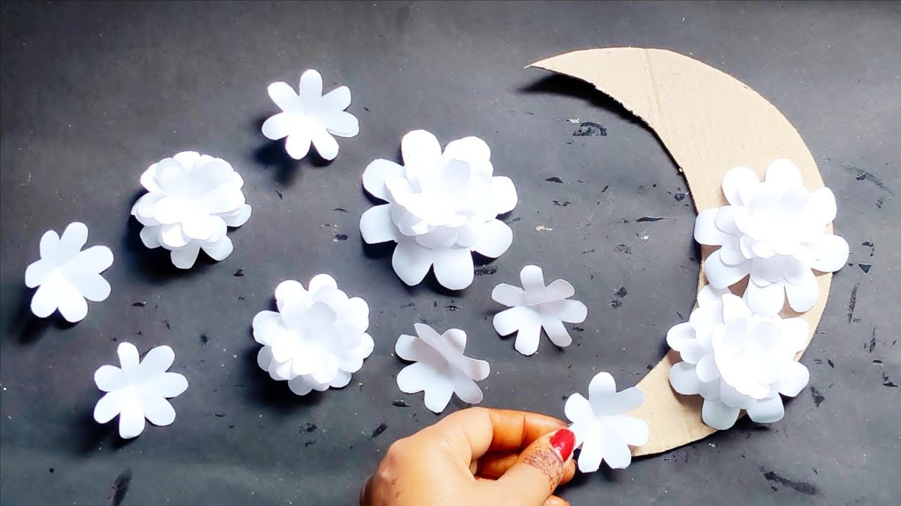 kagaj ka pholl banana/kagaj se phool banana/kagaj ka craft/paper craft ...