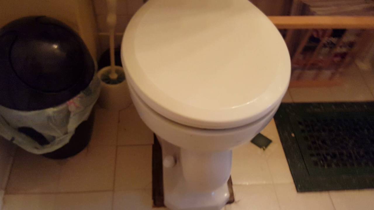 Mid-Level Tank Canadian Potteries Limited "Scotia" Forward Trap Toilet ...