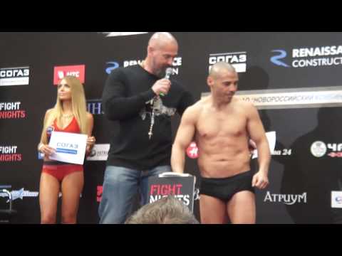 Бату Хасиков - Майк Замбидис 2 (взвешивание)