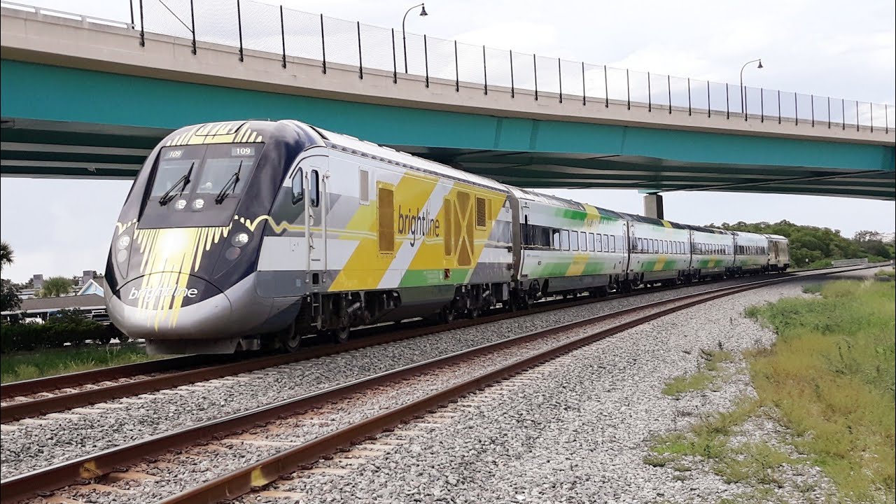 Fast freight & passenger trains through Deerfield Beach Fl. - YouTube