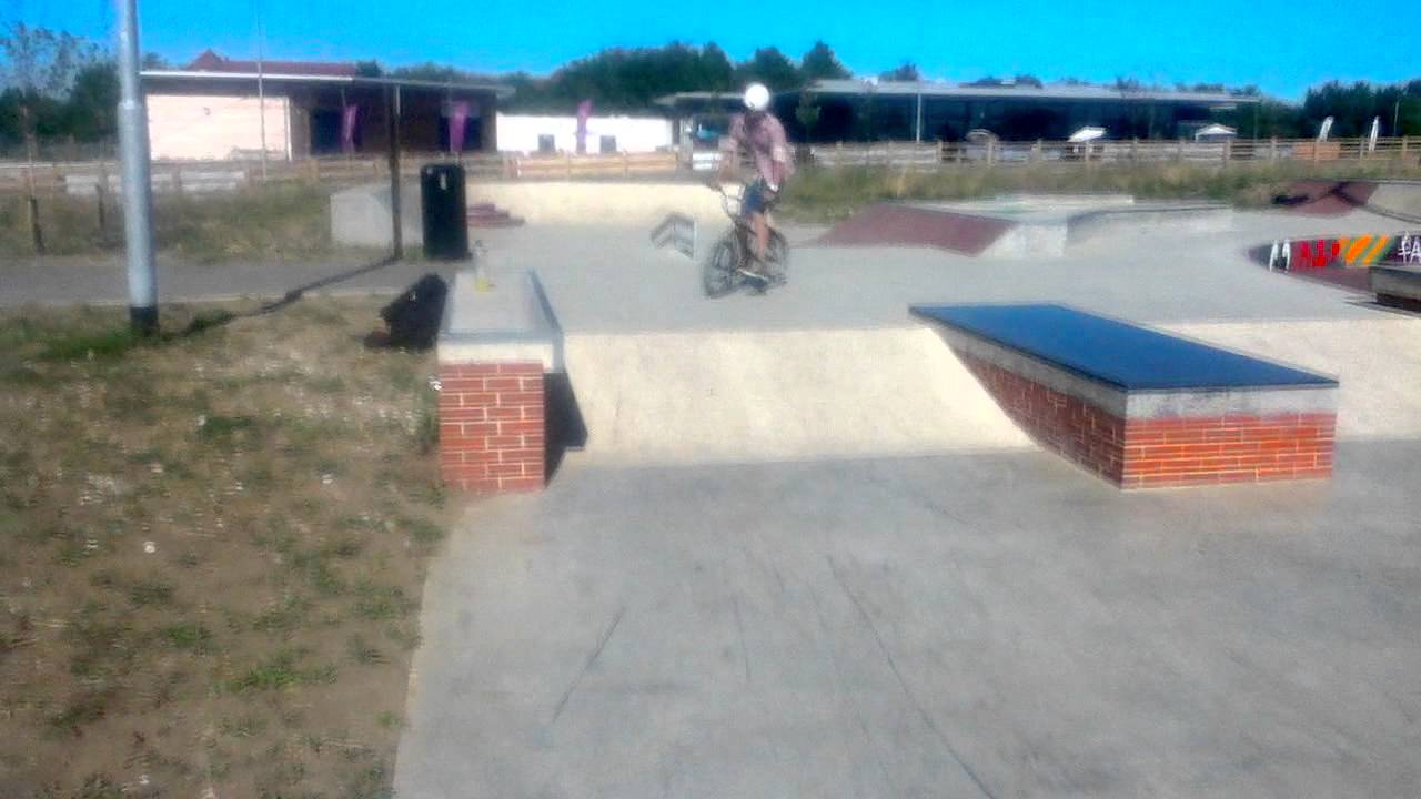 A Day At Cyclo Skatepark [HD] - YouTube