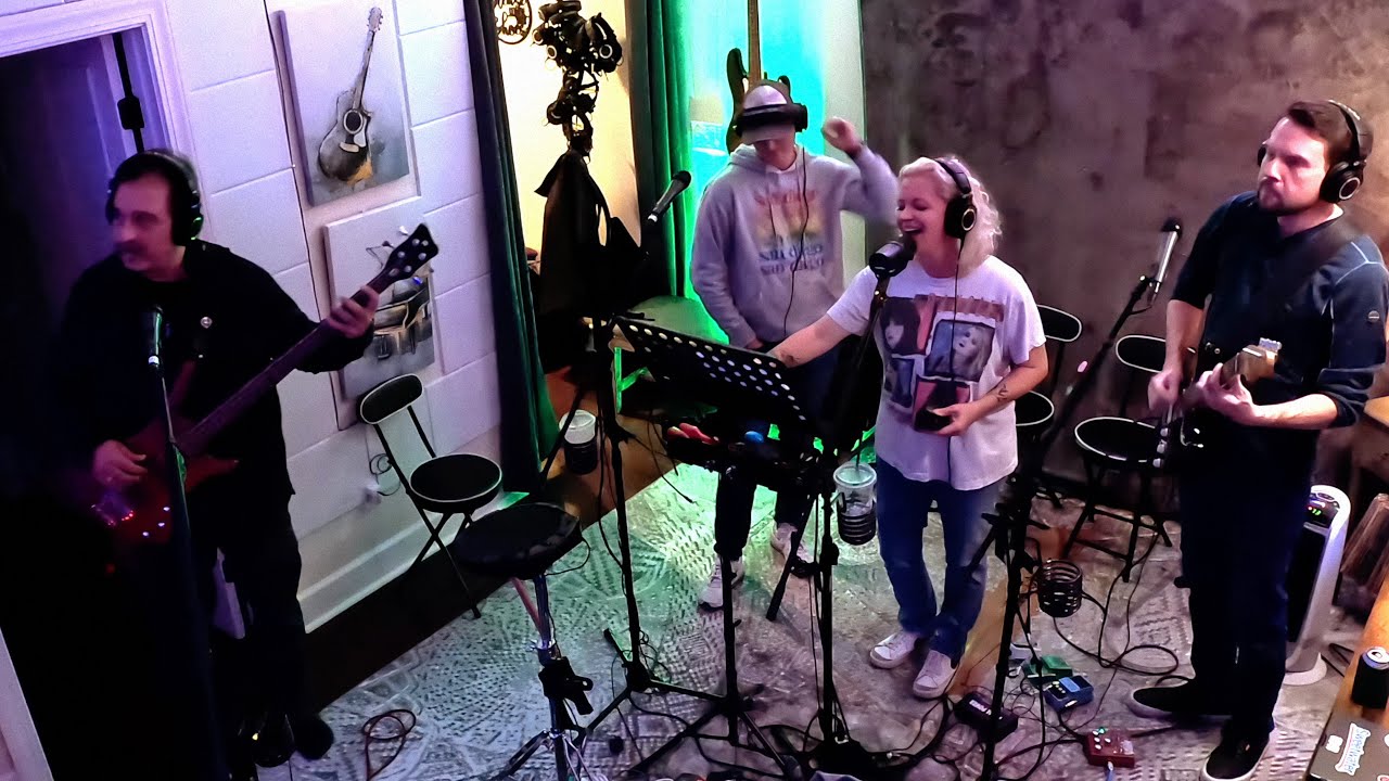 DI Jam – Dreams (Cover) - YouTube