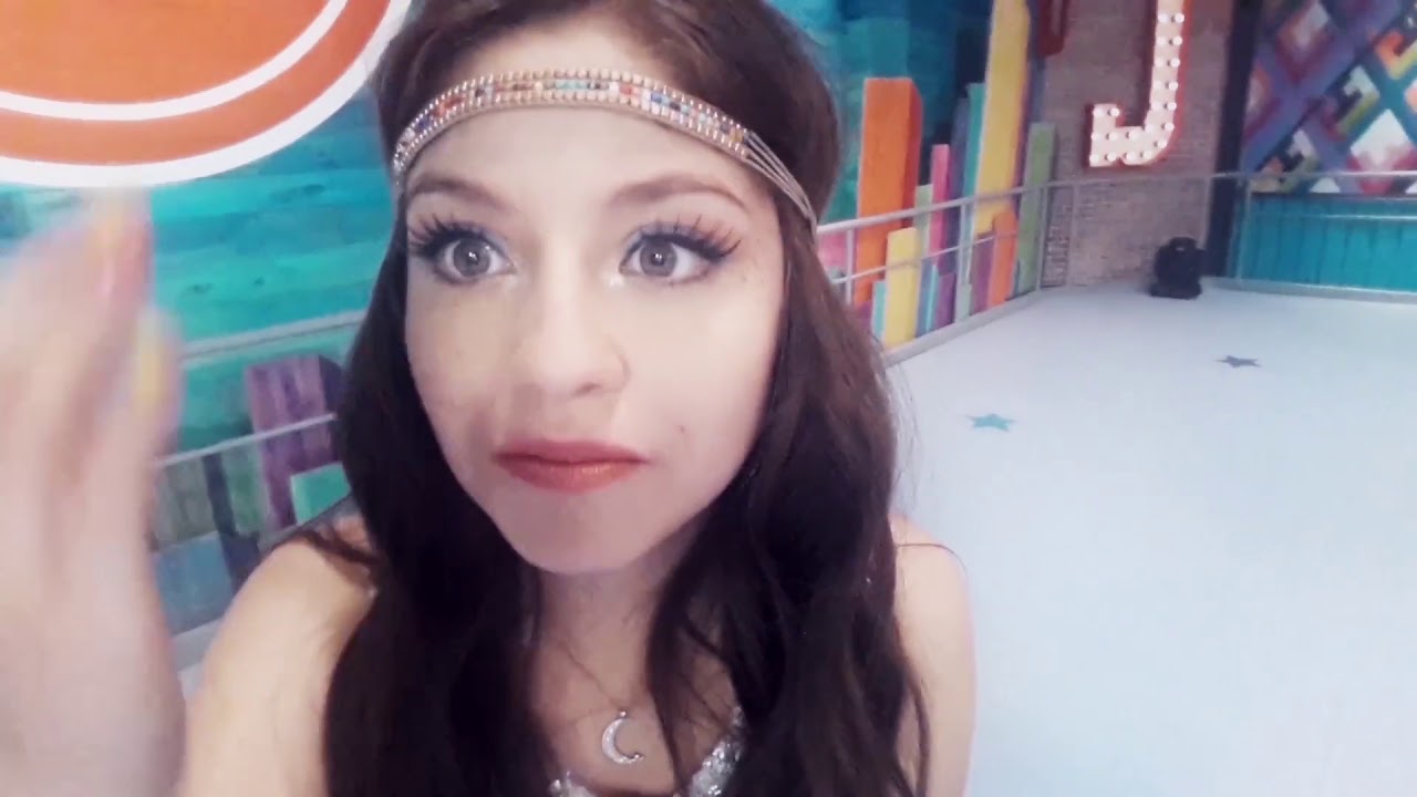 Luna Glam & Roller : Soy Luna - YouTube