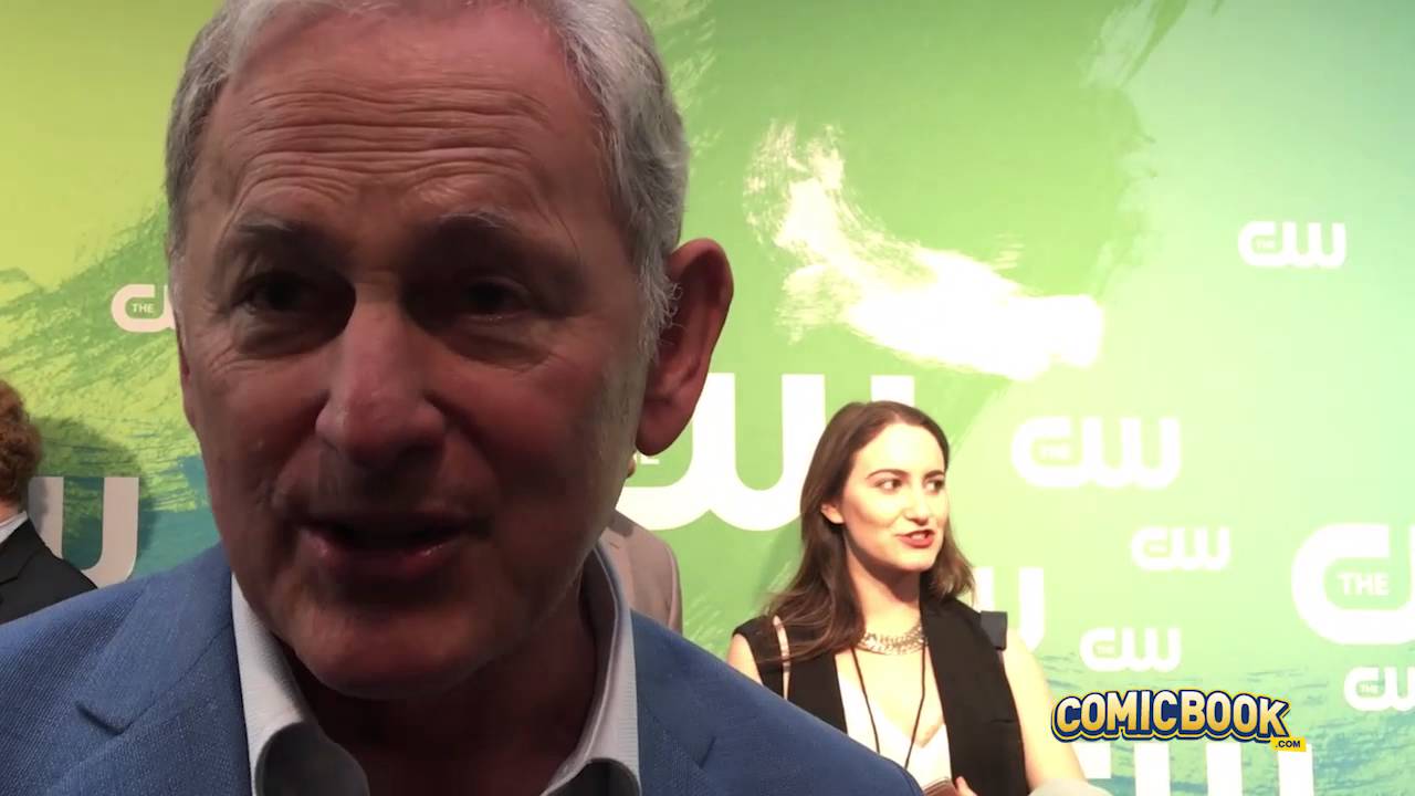 Victor Garber Talks Legends Of Tomorrow Season 2 - YouTube