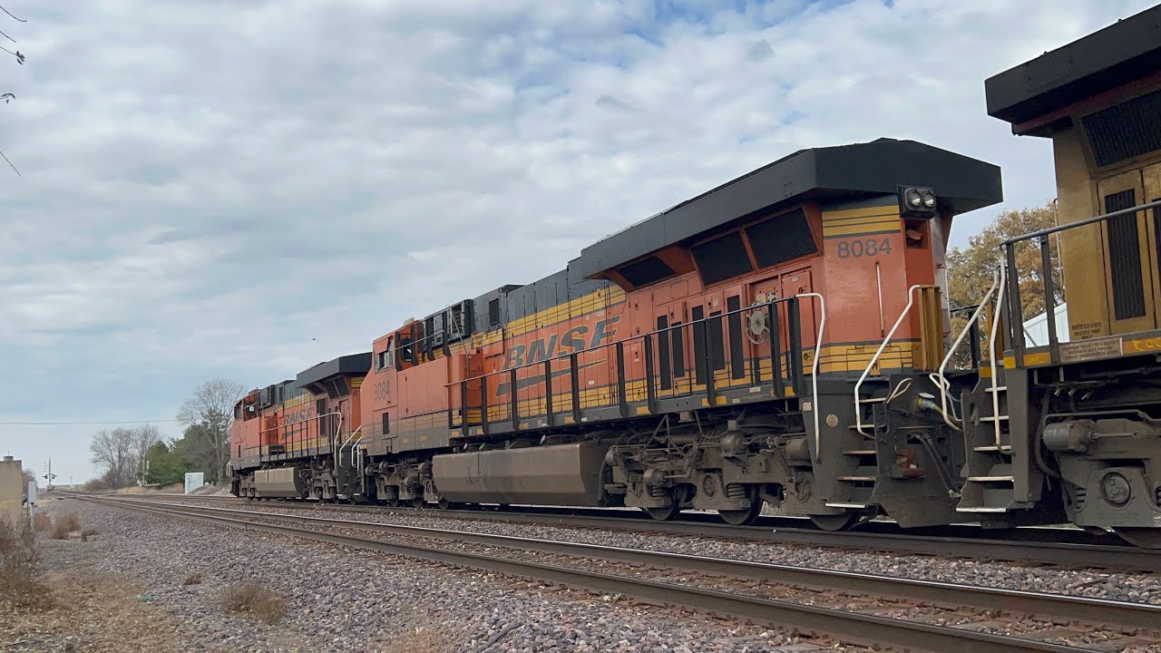 BNSF 6186 Leads a WB Manifest on 11/11/23 - YouTube