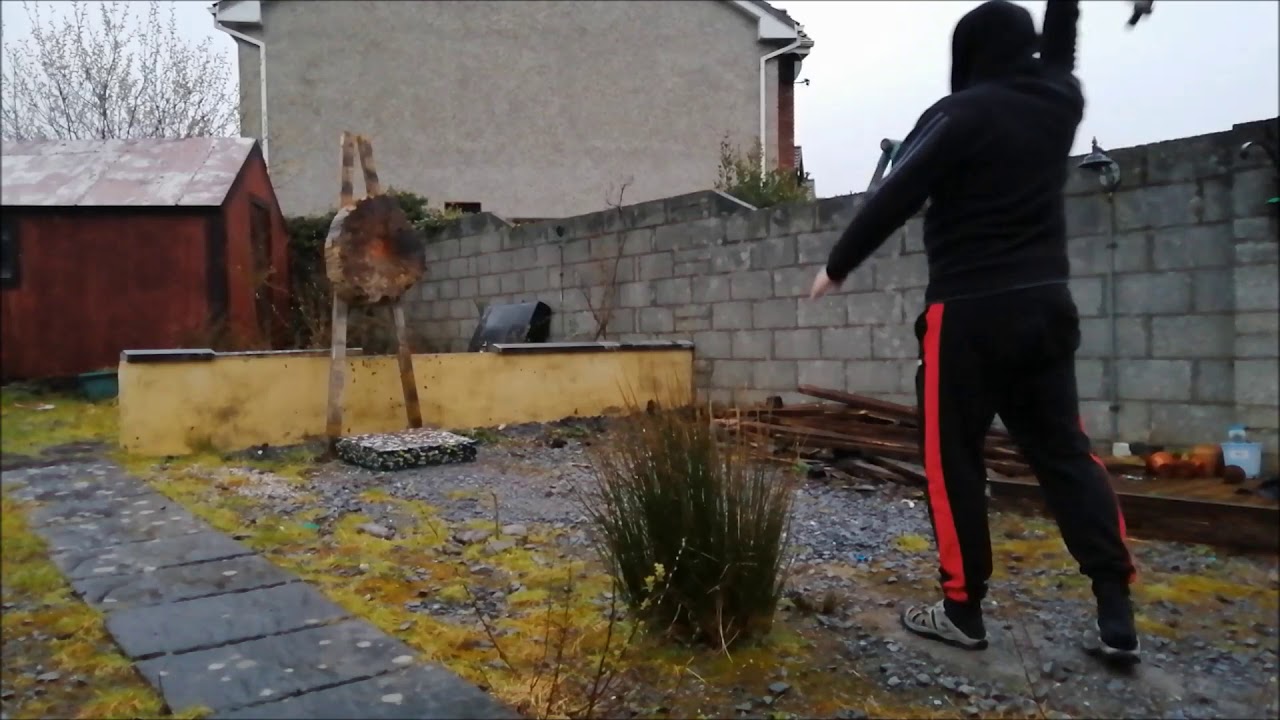 2020-03-21 training throwing the tomahawk at close range - YouTube