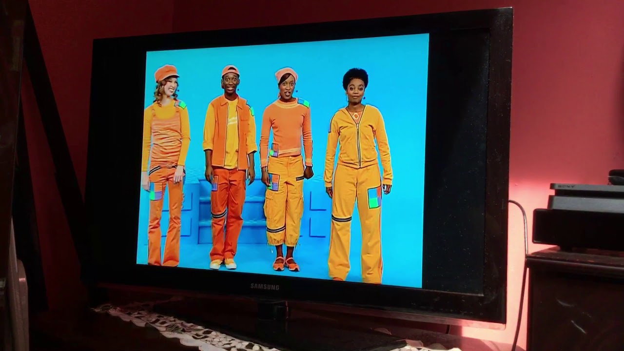 4 Square - The Blue Square Beat Team - On the Bus - YouTube