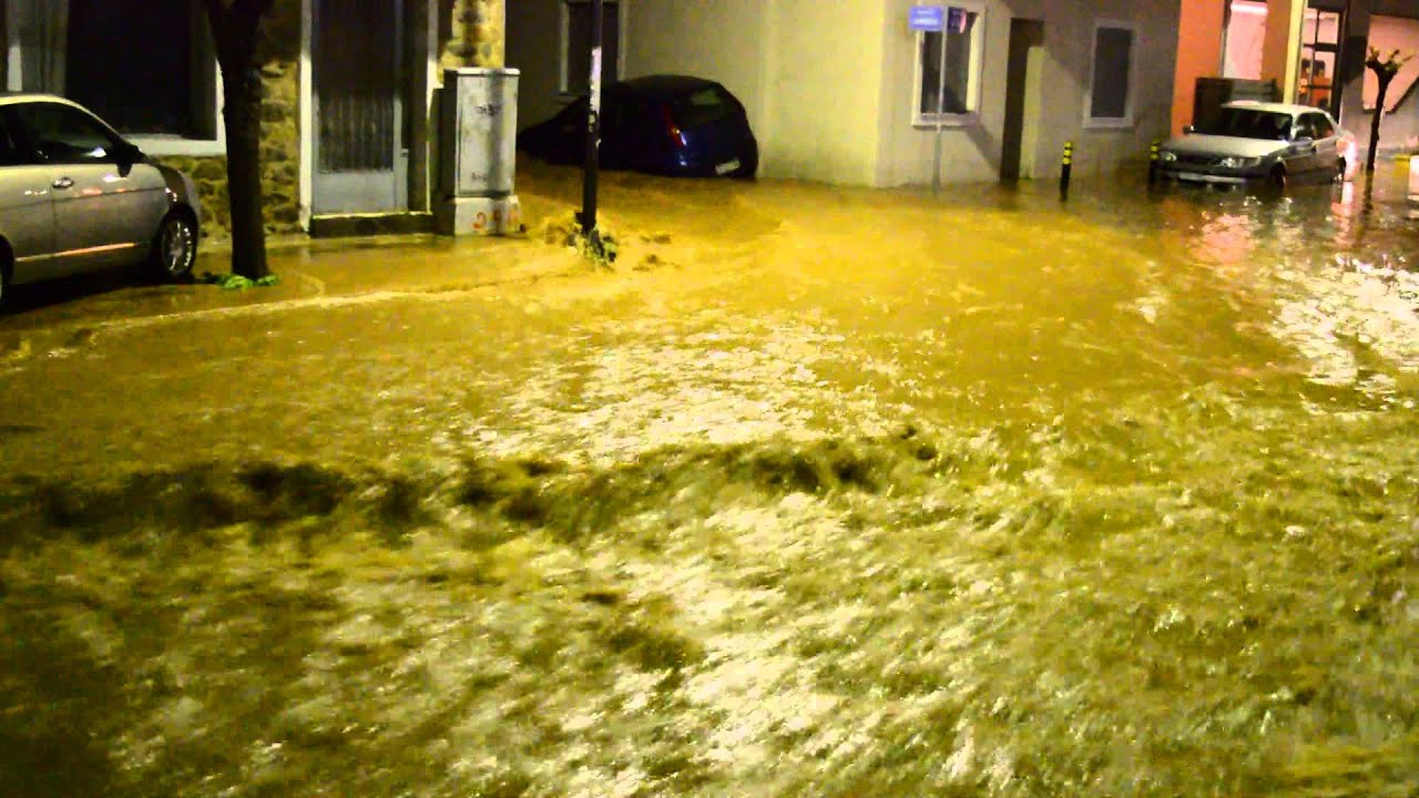 ΠΛΗΜΜΥΡΑ ΣΤΗΝ ΜΑΝΔΡΑ 27/2/2015 - YouTube