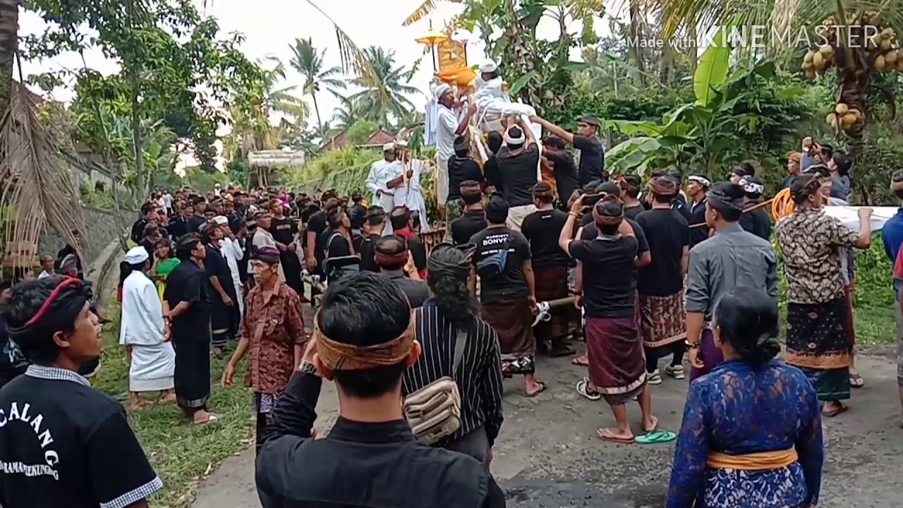 Part 1// upacara ngaben/pitra yadnya - YouTube