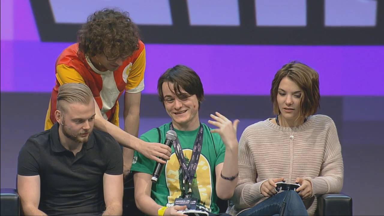 MINECON 2016 YouTubers vs 4J Studios : Mini Game Showdown! - YouTube