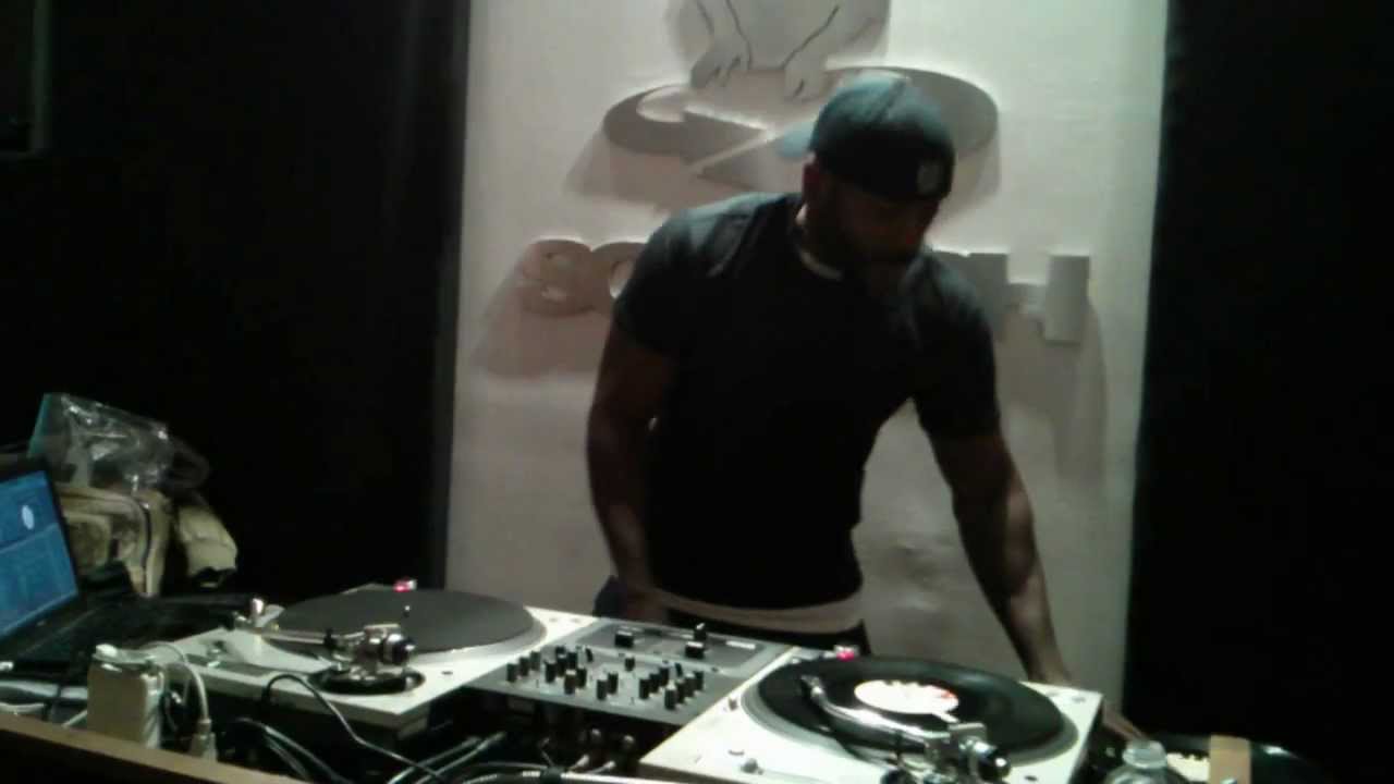 DJ Rob Swift @ Scratch Academy - YouTube