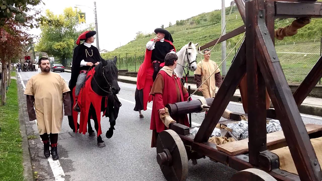 Sfilata Storica Borgo Santa Rosalia - Alba - Palio 2015 - YouTube