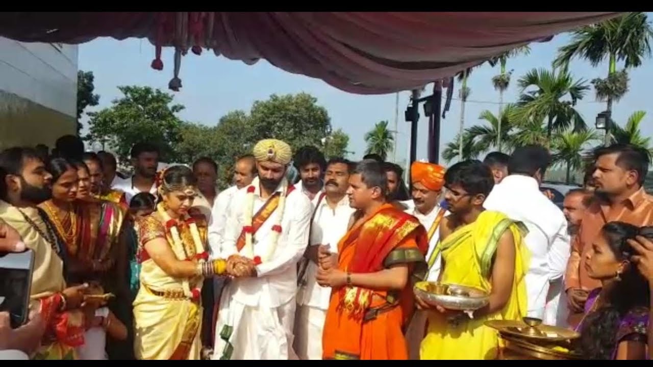 Loose Mada Yogi And Sahitya Marriage EXCLUSIVE Video - YouTube