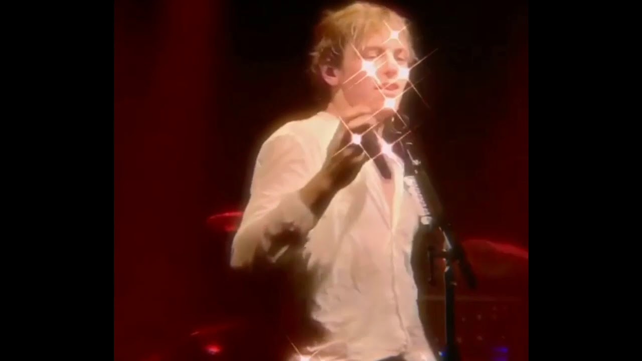 Copilation of Ross Lynch singing (Concert) - YouTube