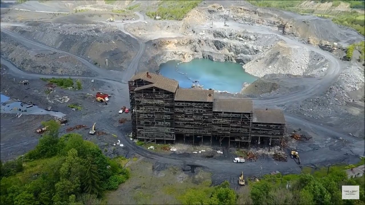 The Saint Nicholas Coal Breaker in Mahanoy City, PA - YouTube