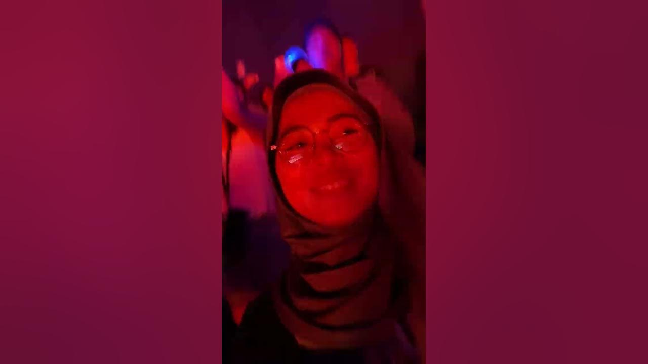 24/05/25 CNBLUE VOYAGE Into X Kaohsiung Day 1 - Between Us - YouTube