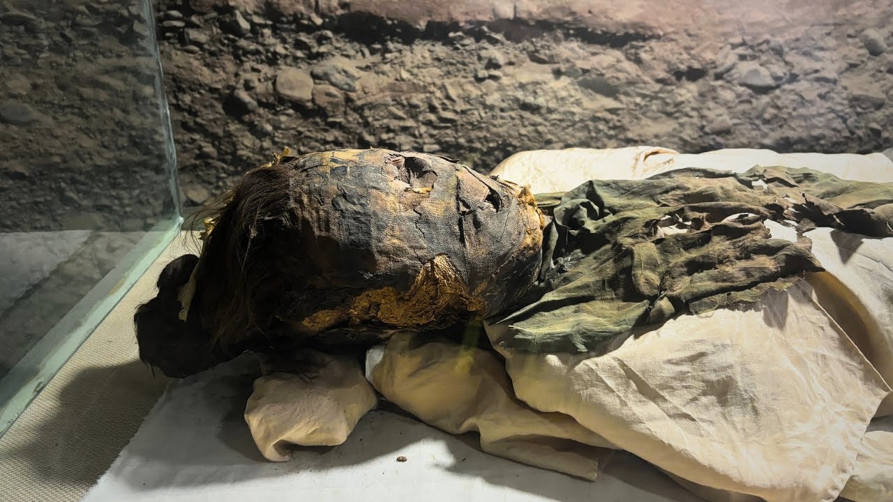 Ancient Chinese Mummies at the Astana Cemetery - YouTube