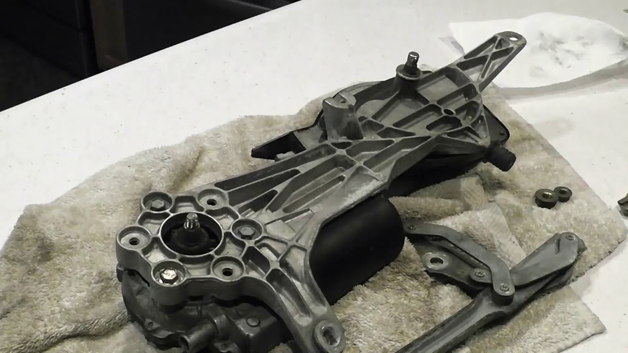 Repairing the Mercedes Mono Wiper - YouTube