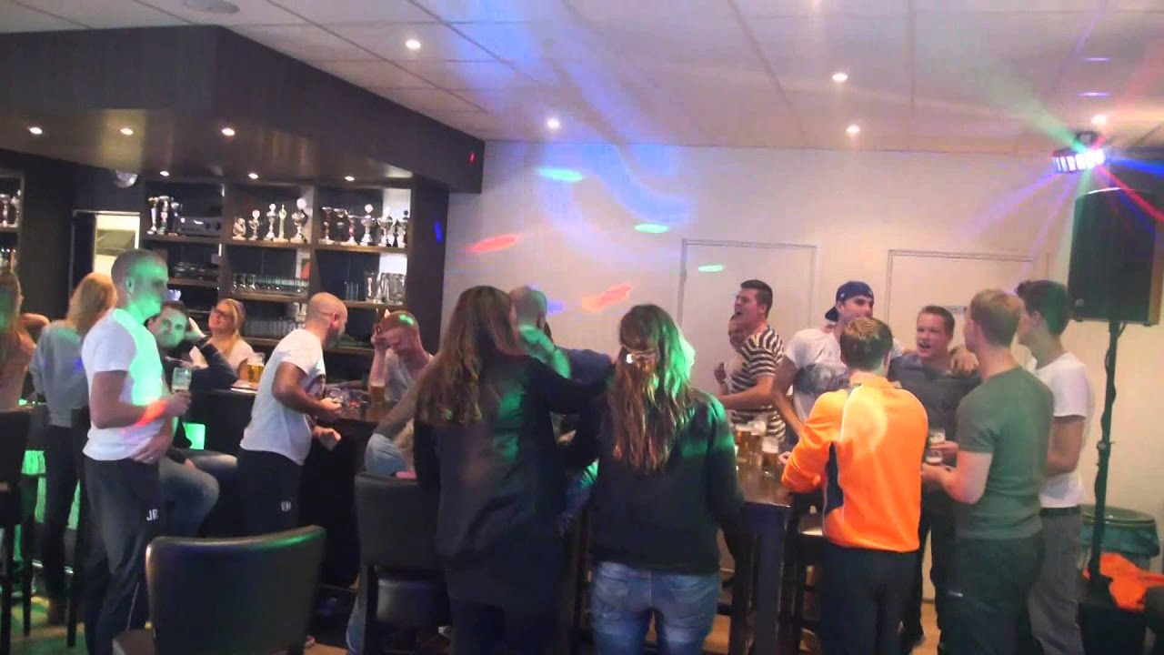 dj-twannie, in de kantine bij vv ewijk 2014-09, 005 - YouTube