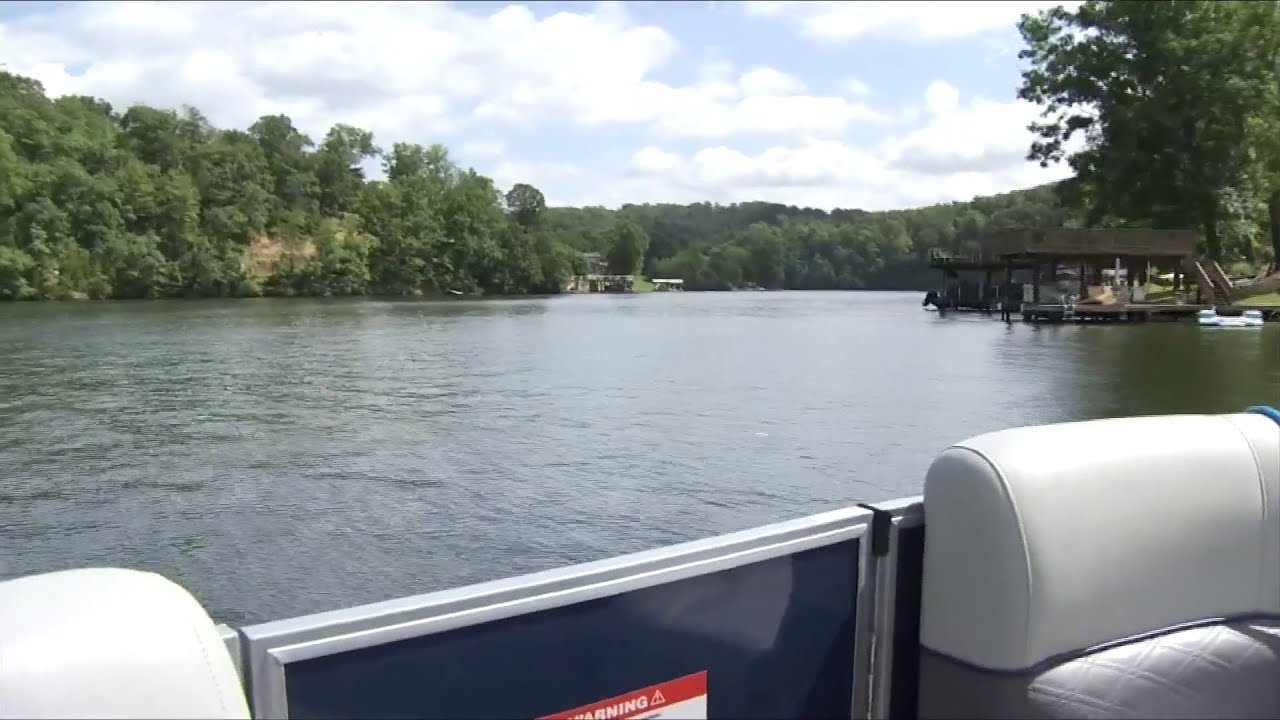 Labor Day boating safety at Claytor Lake - YouTube