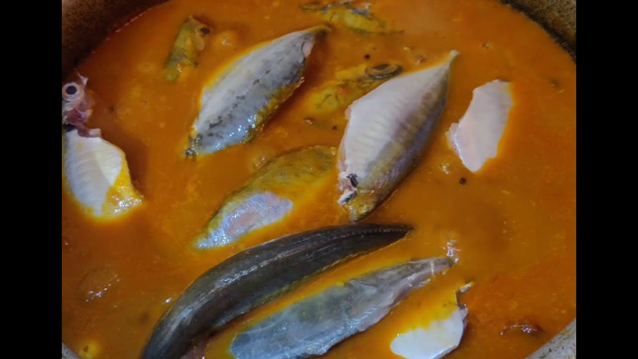 Karapodi meen kolumbu || காரப்பொடி மீன் குழம்பு || Silver belly fish ...