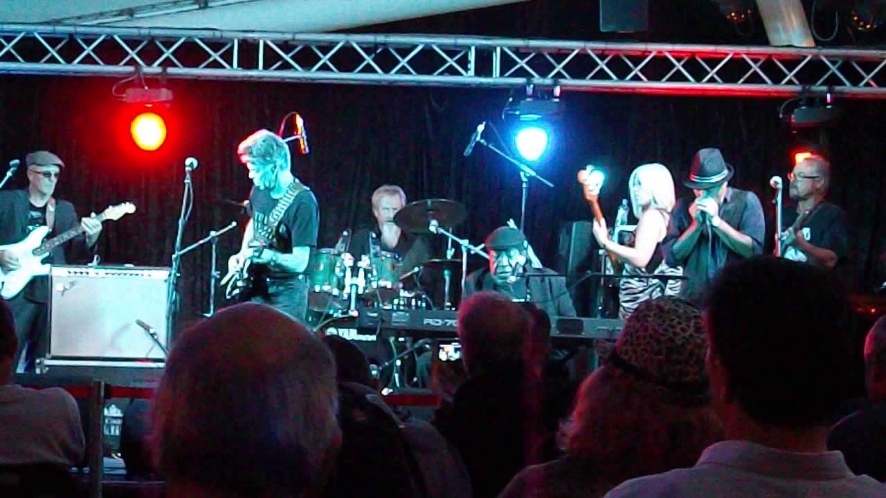 The Wiley Reed Big Band and Phil Emmanuel at the Blues on Broadbeach ...