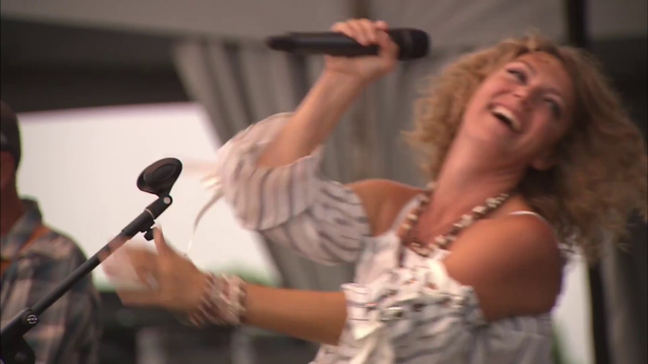 Rachel Steele- Stupid Love. Opening for Brad Paisley - YouTube