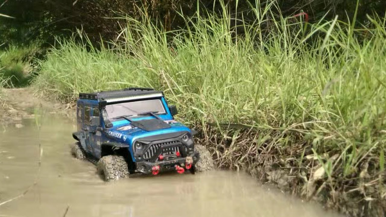Play RC Through Puddles and Mud - YouTube