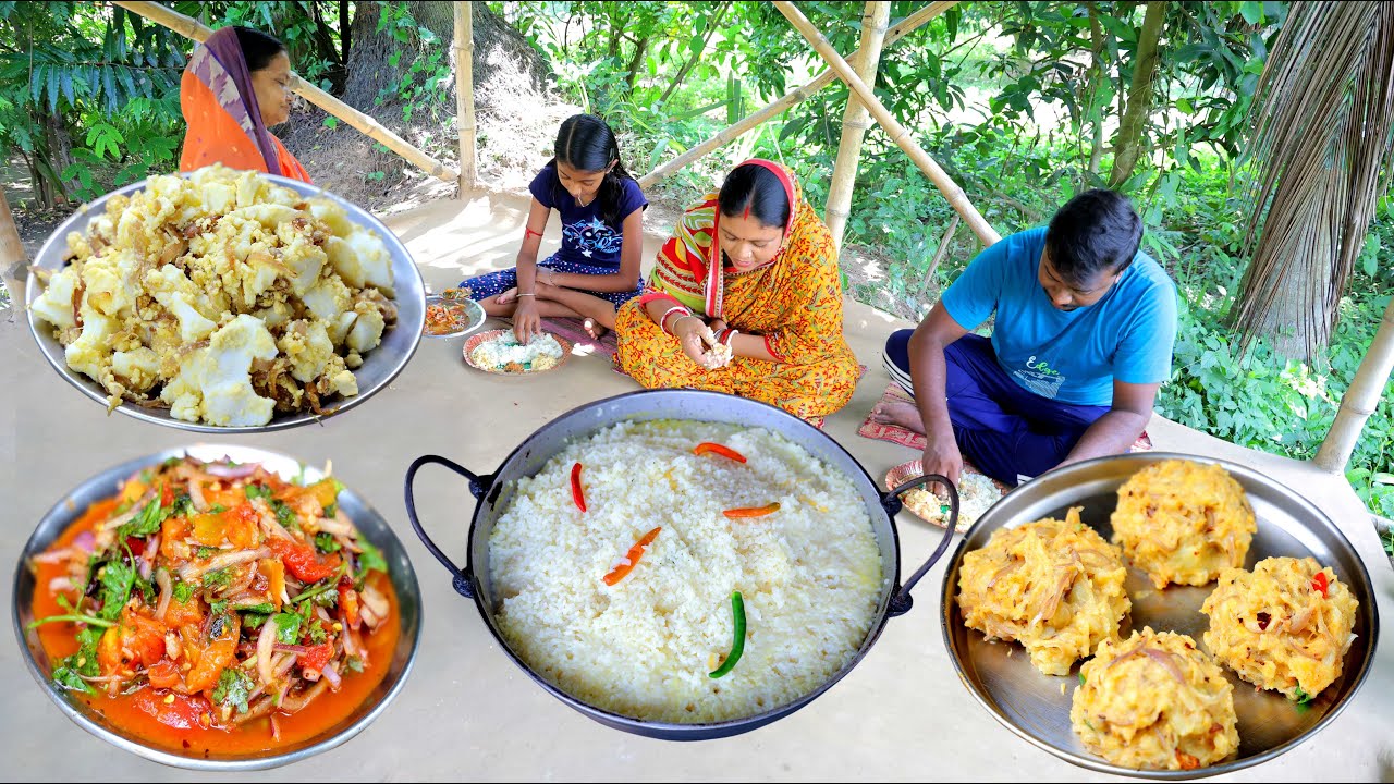 মায়ের সেই পুরোনো দিনের খুদের ভাত সঙ্গে টমেটো পোড়া, ডিম মাখা, আলু চোখা ...
