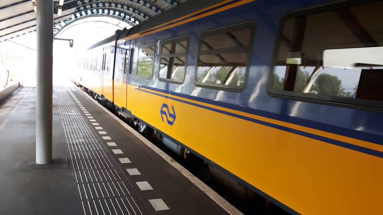 ICMm 4205 vertrekt van Duivendrecht - YouTube