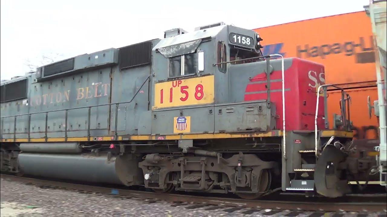 UP 1158 SSW paint with KCSM 4516 leading a train at Des Plains 11/5/22 - YouTube
