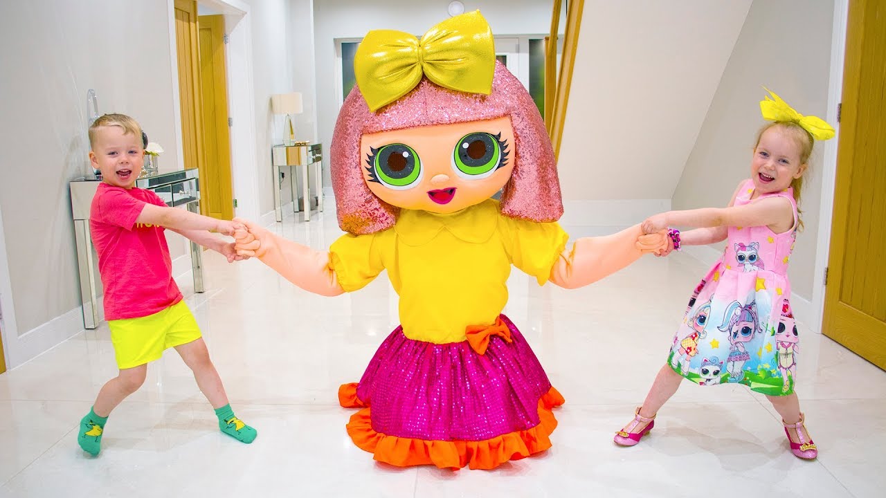 Gaby and her mystery Friend - YouTube