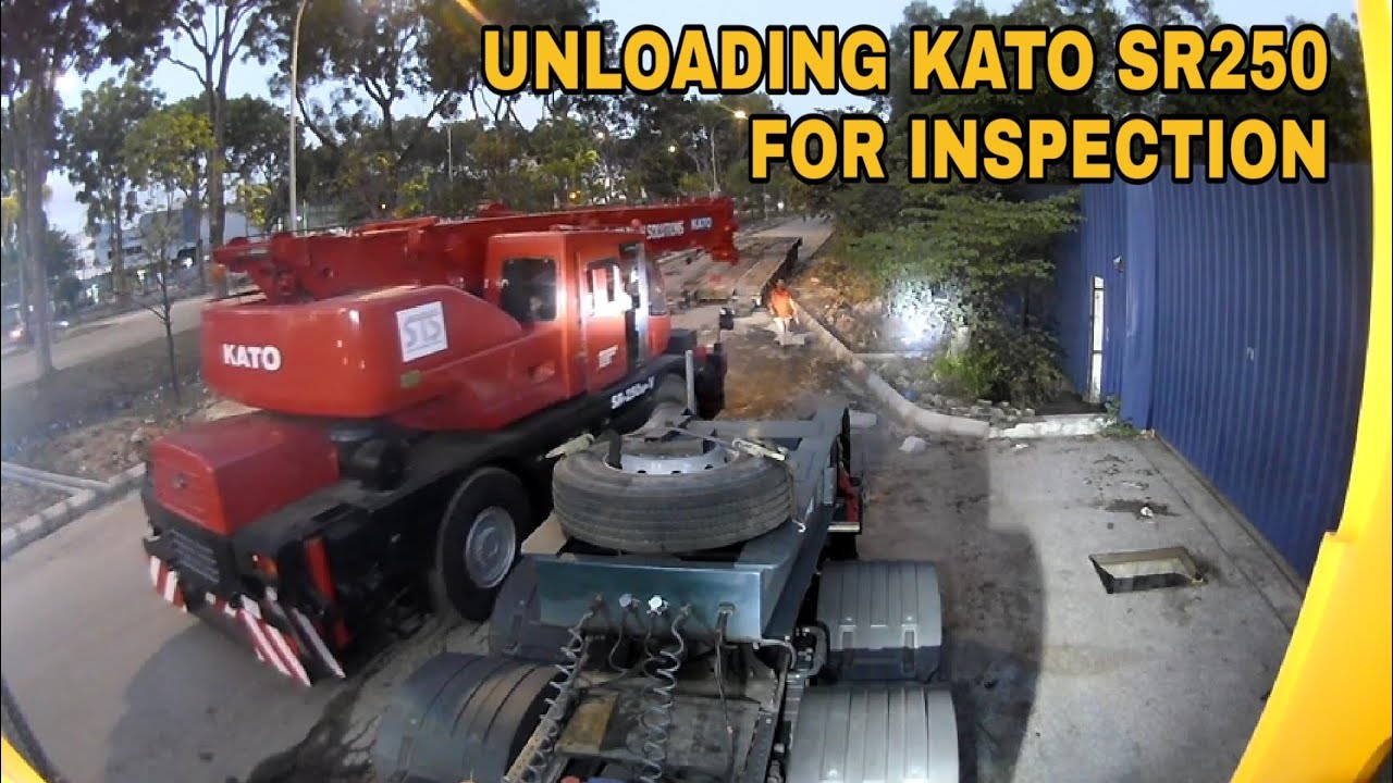 UNLOADING KATO SR250 FOR PUSPAKOM - YouTube