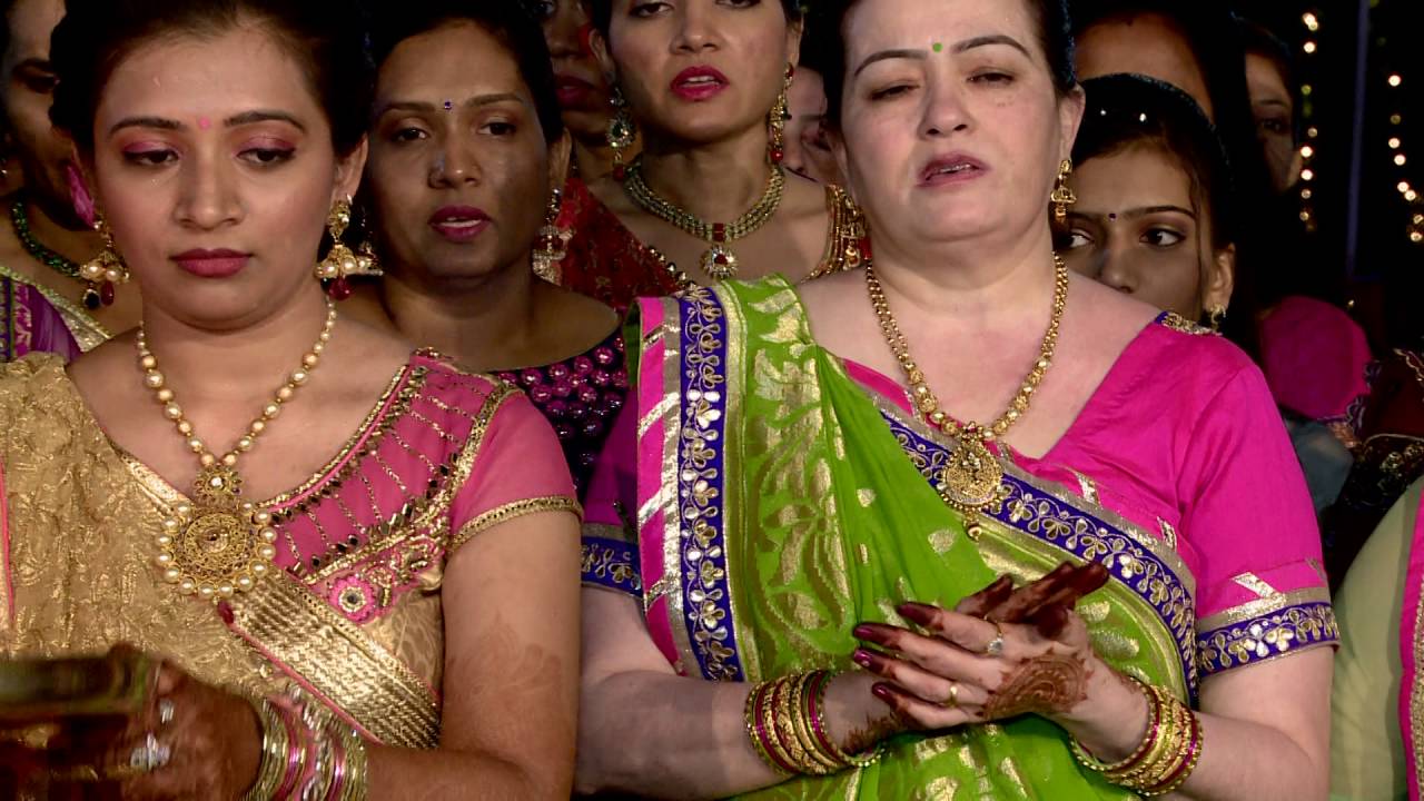 Nitin and Nisha Garba 1 - YouTube